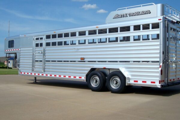 Gooseneck Show Cattle Aluminum Trailer | Elite Custom Aluminum Horse ...