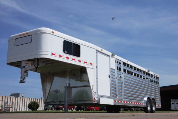 Gooseneck Show Cattle Aluminum Trailer | Elite Custom Aluminum Horse ...